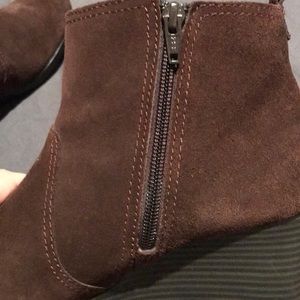 Clarks | Shoes | Euc Clarks Brown Suede Wedges | Poshmark